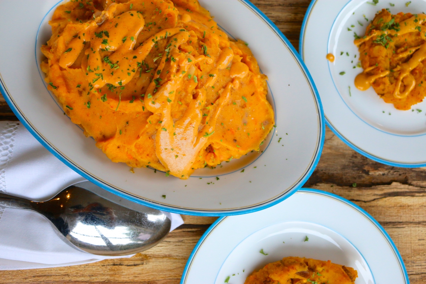 Pure de papa y camote con crema de chipotle - Piloncillo&Vainilla