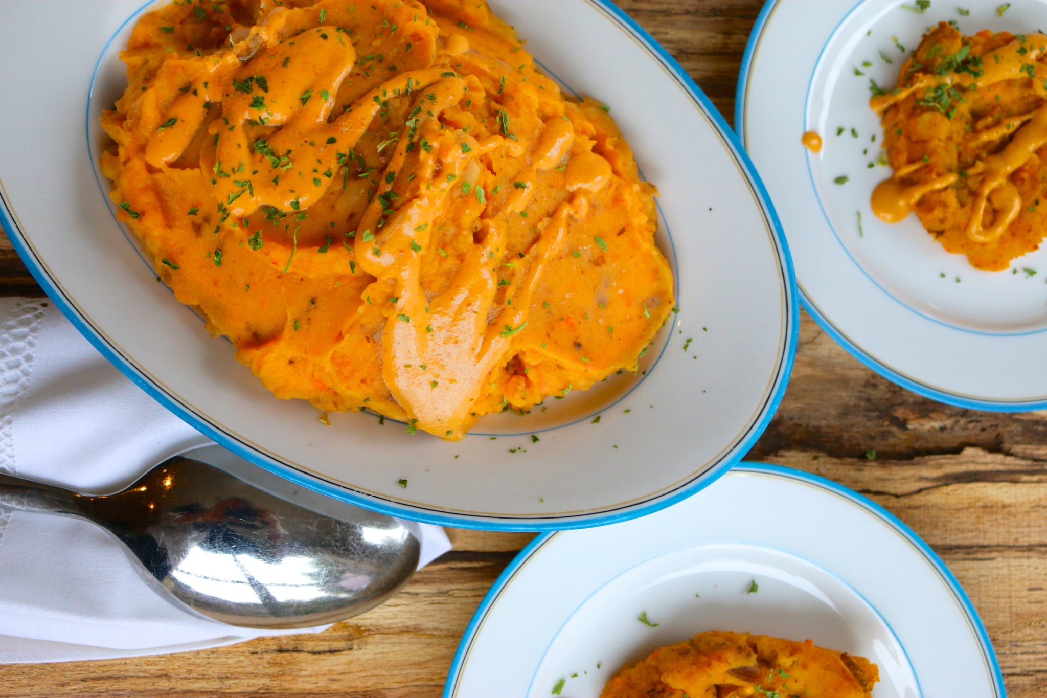 Pure de papa y camote con crema de chipotle - Piloncillo&Vainilla