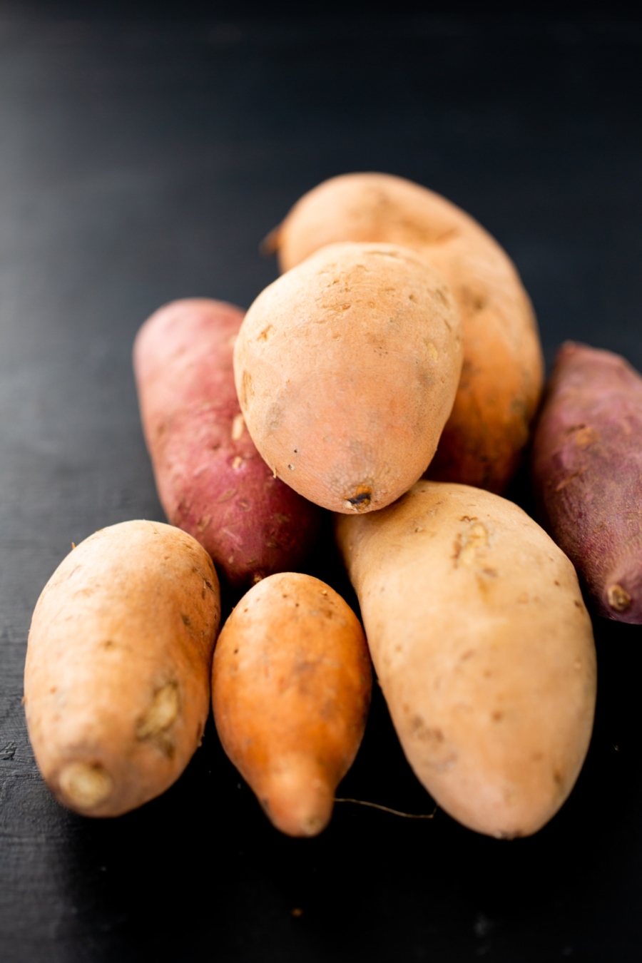 Camotes rostizados con mezcla de especies latinas