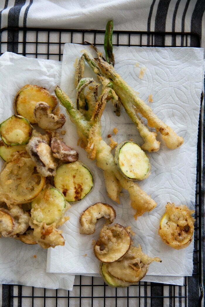 Fritto Misto de Verduras con Salsa Verde Italiana – Crujiente y Fresco