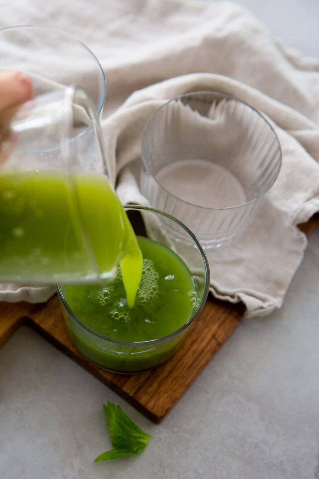 Jugo de Apio: Descubre sus Propiedades y Beneficios al Tomarlo en Ayunas